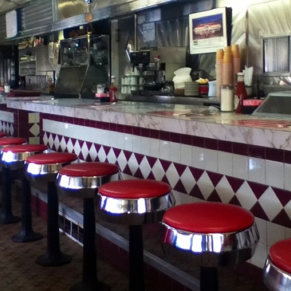 Roadside Diner - Hwy. 33