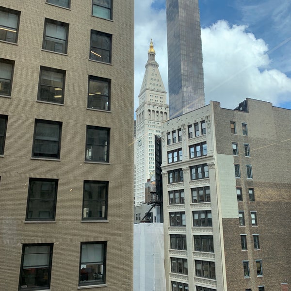 915 Broadway - Office in Flatiron District