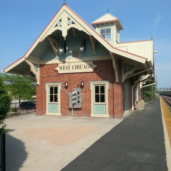 Metra - West Chicago - 10 tips from 600 visitors