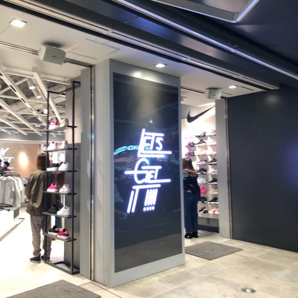 ABC-MART GRAND STAGE HARAJUKU - Shoe Store in 渋谷区