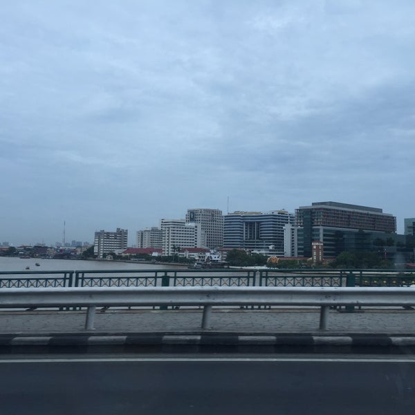 ปิ่นเกล้า (Pinklao) - Neighborhood in Bang Phlat