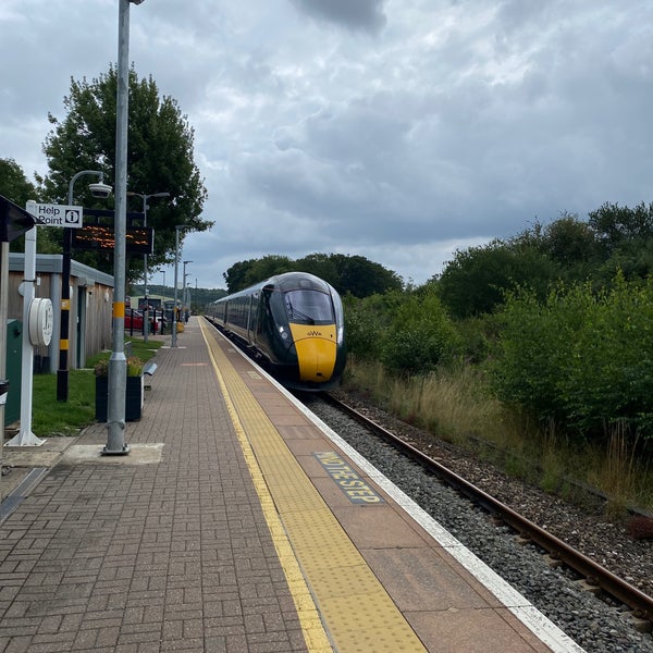 Hanborough Railway Station (HND) - Rail Station in Oxfordshire