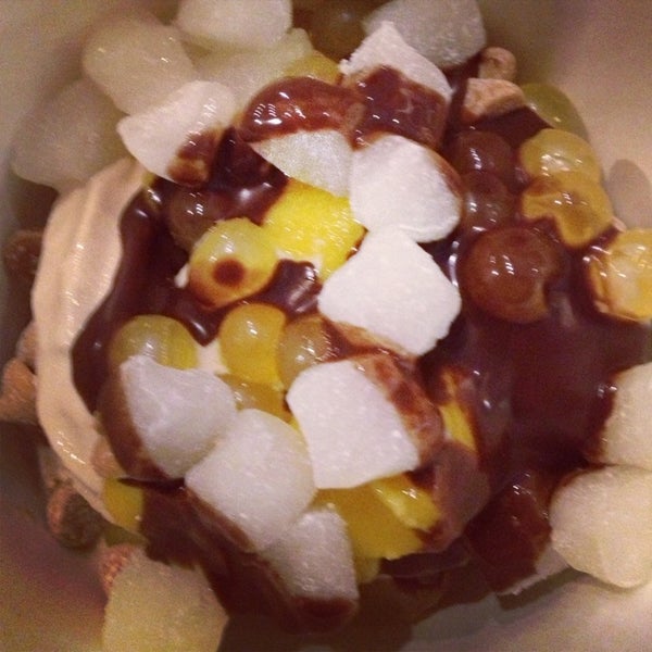 U-Swirl Frozen Yogurt - Frozen Yogurt Shop