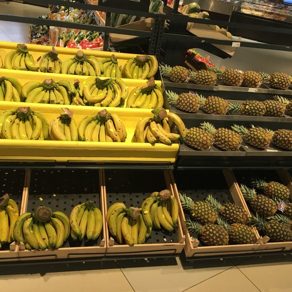 Fresh Food Market - Point 90 Mall