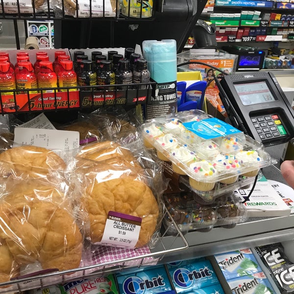 7-Eleven - Near North Side - 2 tips from 589 visitors