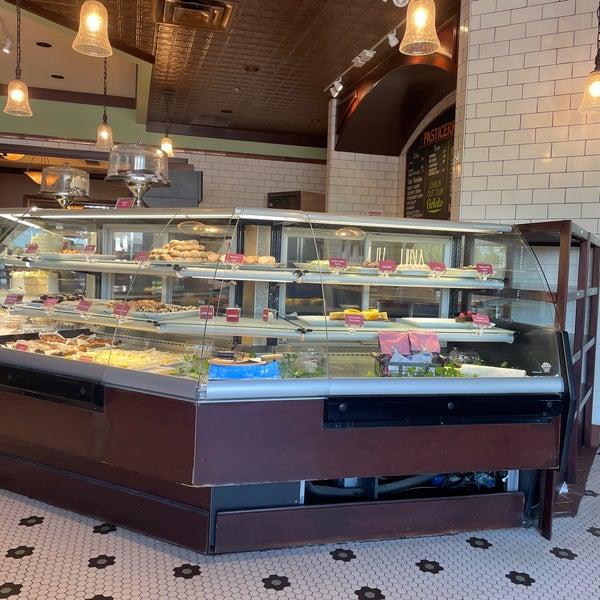 Labriola Bakery & Cafe - Italian Restaurant in Oak Brook