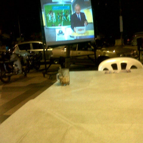 Hang Tuah cafe, depan Utem, Bandar Melaka - Café