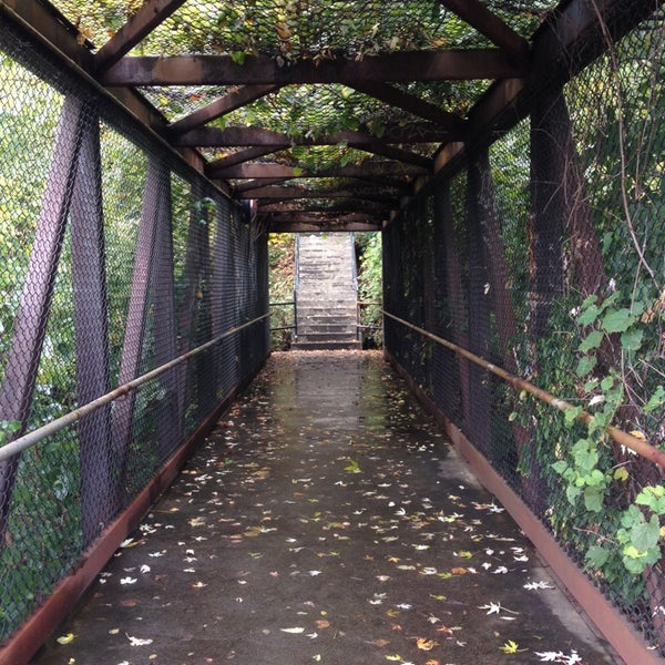 South 15th Street Steps & Bridge - Hiking Trail in Pittsburgh