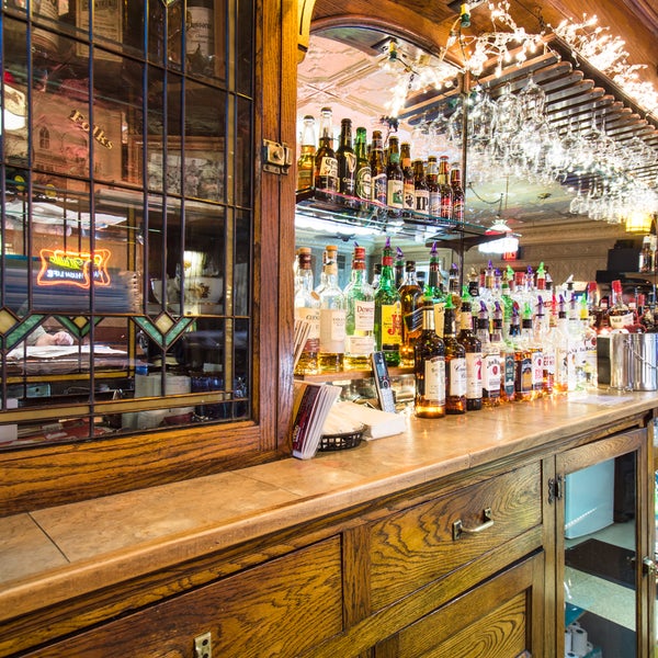 Local Folks Restaurant & Pub - Burger Joint