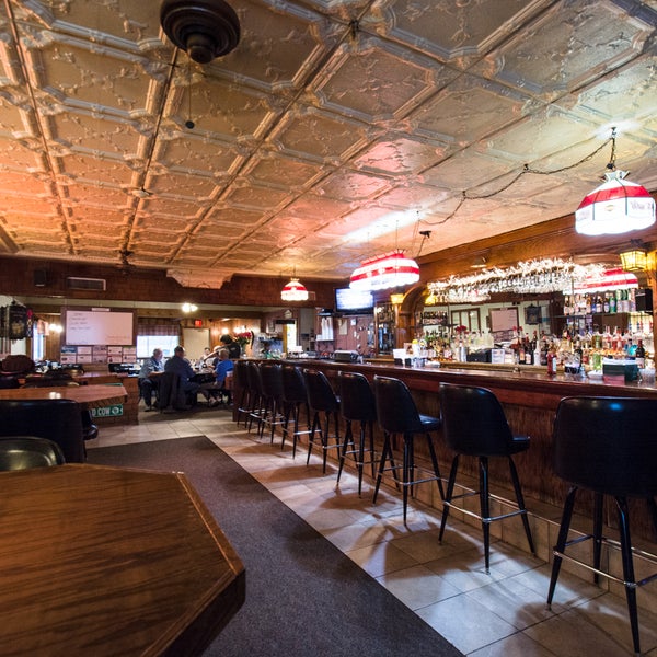 Local Folks Restaurant & Pub - Burger Joint