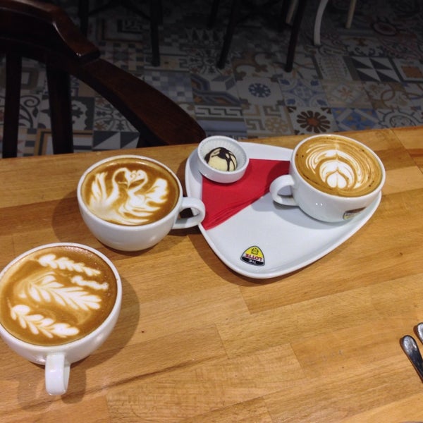 The Lotte Cafe Bistro - Pub