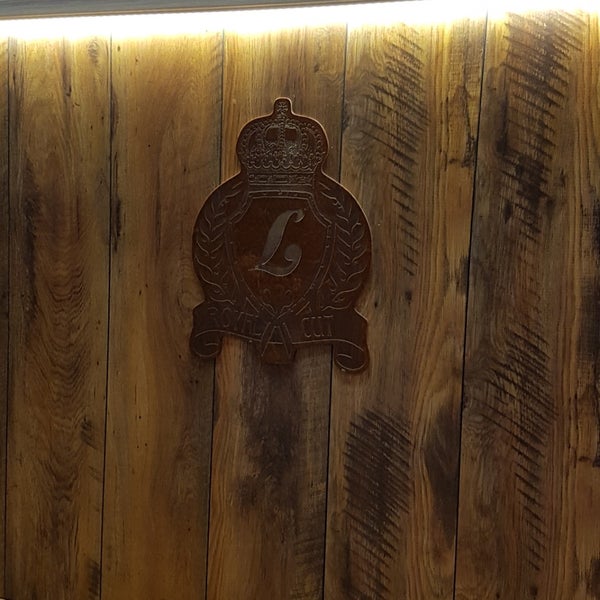 Laky Royal Cut (Now Closed) - Salon / Barbershop in Nové Město