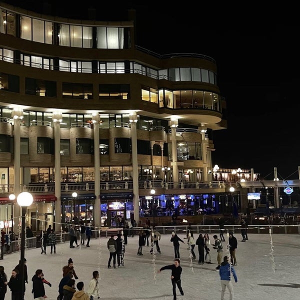 Washington Harbour Ice Rink - Georgetown - Washington, D.C.