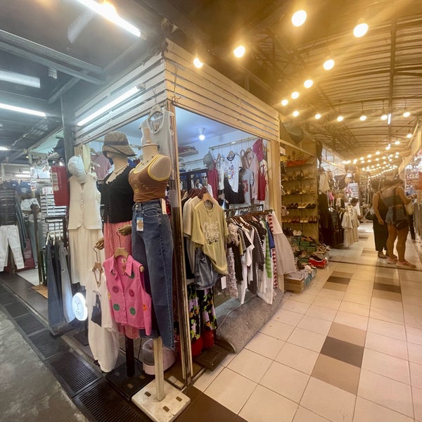 ปิ่นเงิน ปิ่นทอง พลาซ่า (Pin Ngeun Pin Tong Plaza) - 33 tips