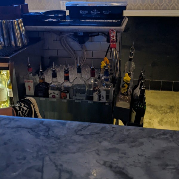 Mercedes Bar & Grill - Cuban Restaurant