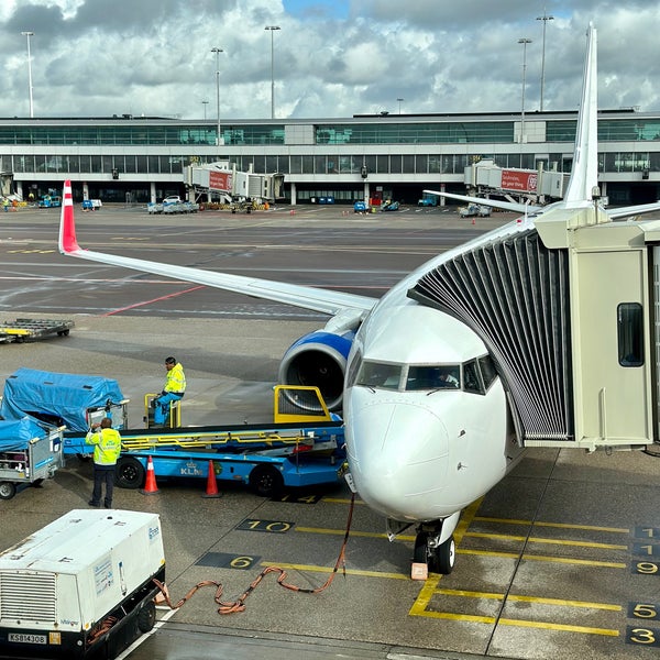 Gate D29 - Airport Gate