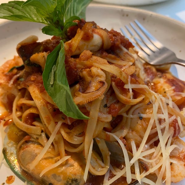 Spaghetti Factory (สปาเก็ตตี้ แฟคตอรี่) - จตุจักร, กรุงเทพมหานคร