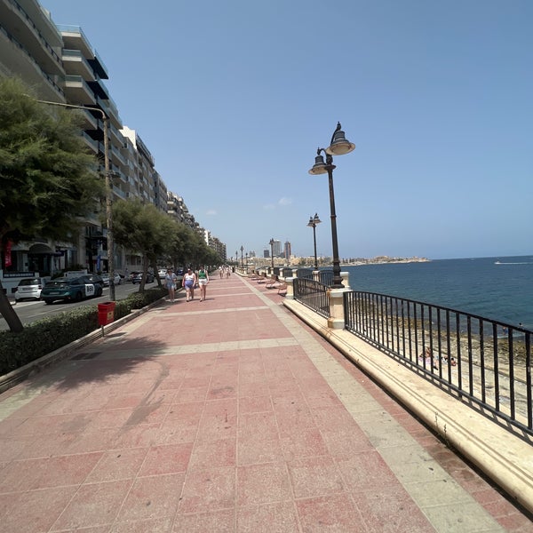 Surfside Bar and Grill - Sliema, Sliema