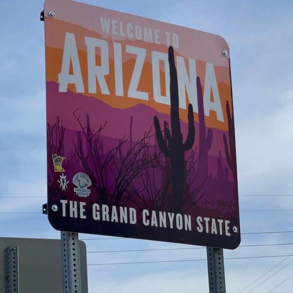 California / Arizona State Line - Border Crossing in Parker