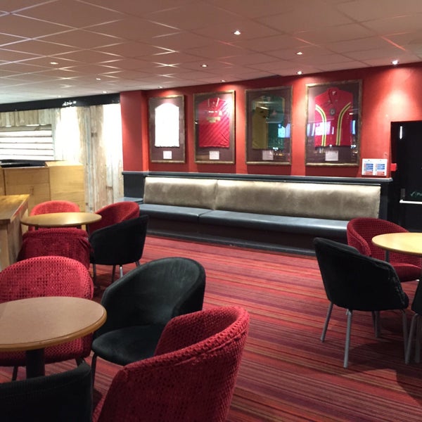 The Centenary Club - 36 visitors