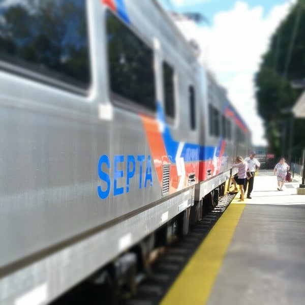 SEPTA/Amtrak: Paoli Station - 13 E Lancaster Ave