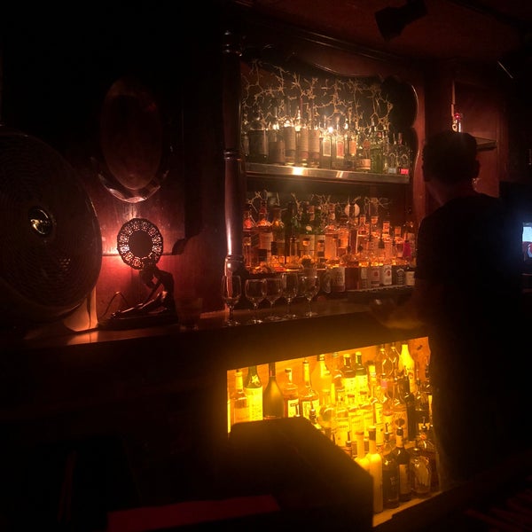 Footsie's - Bar in Los Angeles