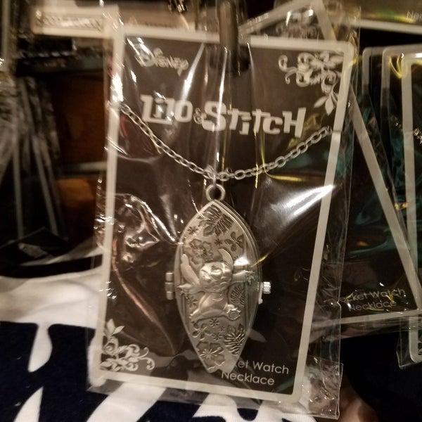 Hot Topic - Clothing Store