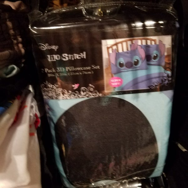 Hot Topic - Clothing Store