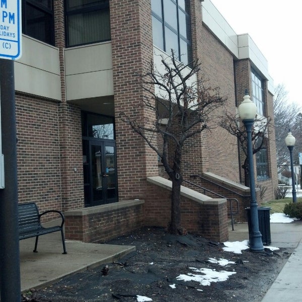 Valparaiso Public Library - 103 Jefferson St