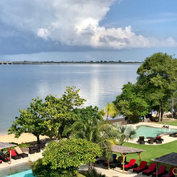 The Peninsula Bay Resort - Resort