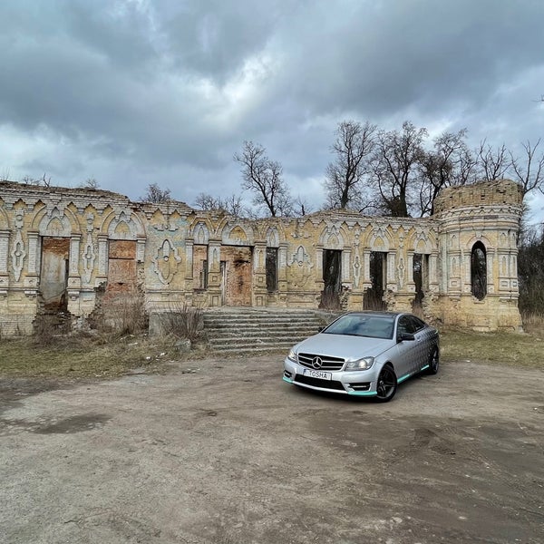 The ruins of the estate of the family of Osten-Sacken - 2 tips