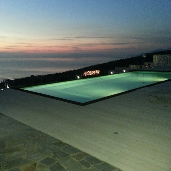 Karavia Lux Inn - Hotel