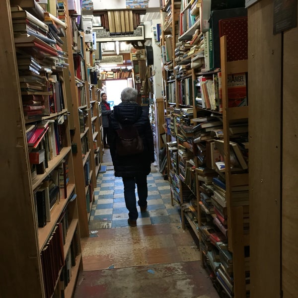 Old Pier Bookshop - Bookstore in Morecambe