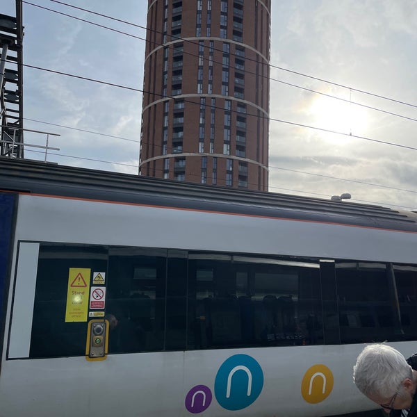 Platform 3B - Leeds City Centre - 4 tips