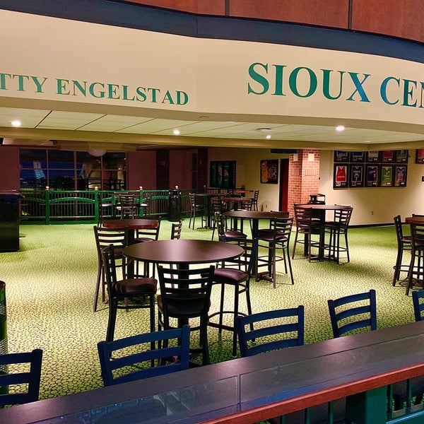Betty Engelstad Sioux Center - College Basketball Court in Grand Forks
