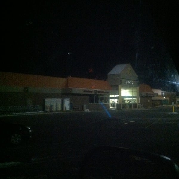 Laurel Mall - 1952 University Dr