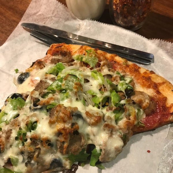 Oz Pizza - 2805 Main St