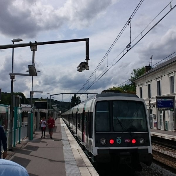 RER Gif-sur-Yvette [B] - 4 tips from 307 visitors