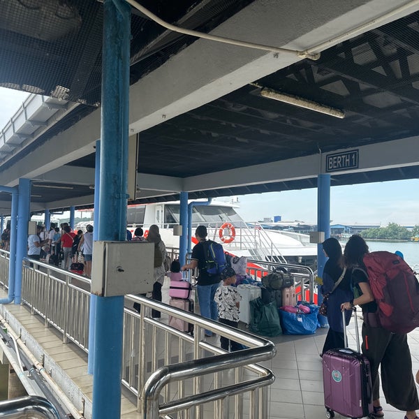 Terminal Jeti Tg. Gemok - Boat or Ferry