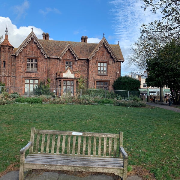 Leigh Library Gardens - 1 tip from 37 visitors