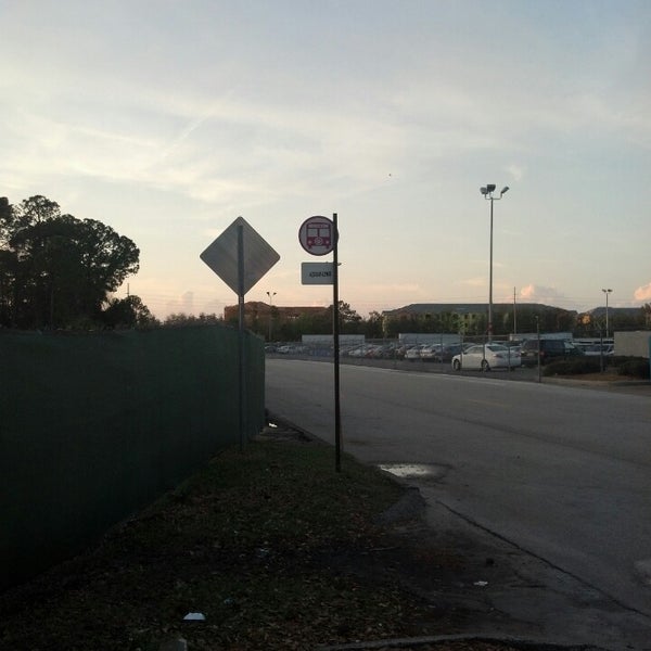 Lynx Bus Stop -Disney University - 1 tip from 24 visitors