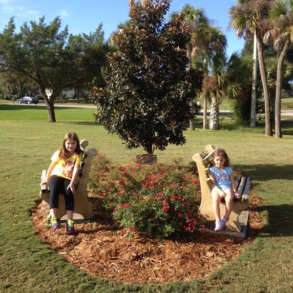 Capri Isles Golf Club - 2 tips from 85 visitors