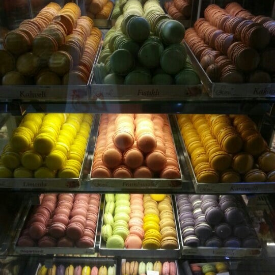 Seval Pastanesi - Dessert Shop in Çengelköy