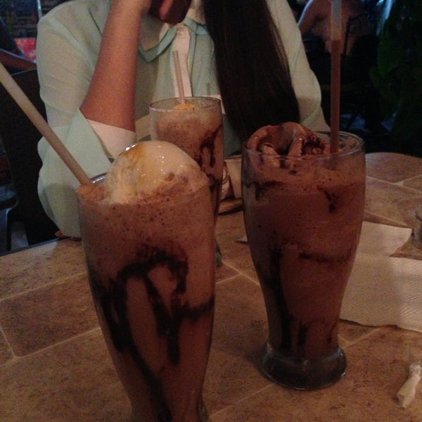 CoffeeHolics Espresso Bar - Coffee Shop