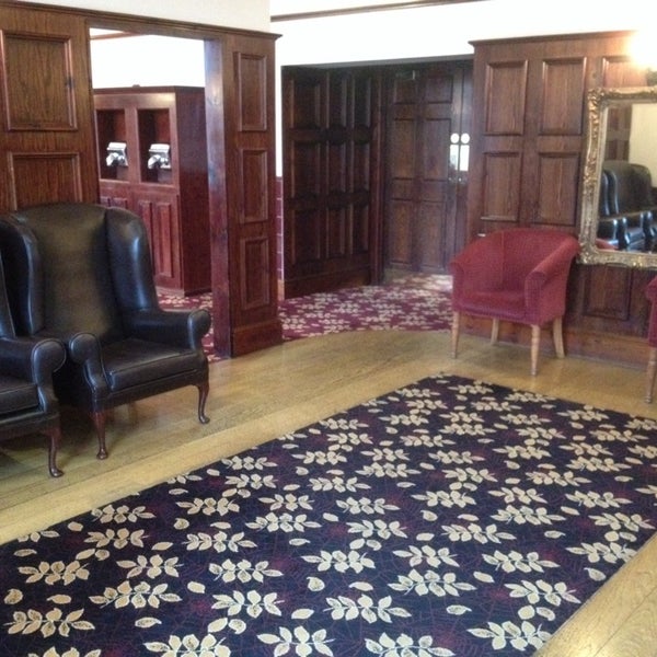 The Assembly Rooms (Wetherspoon) - Pub in Epsom