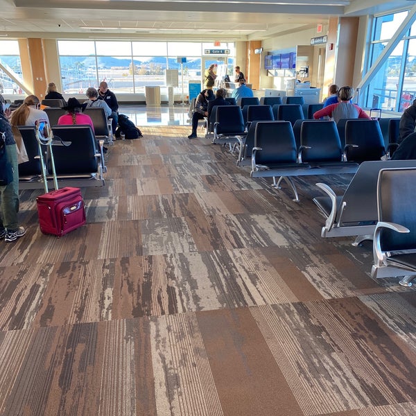 Photos at San Luis Obispo County Regional Airport (SBP) - Airport in ...