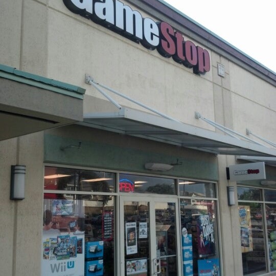 GameStop - Hickham - Honolulu, HI