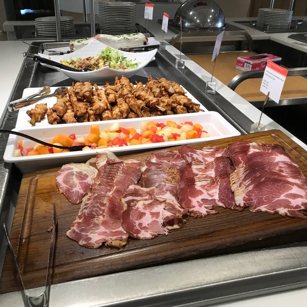 Grande Buffet - 2 tips