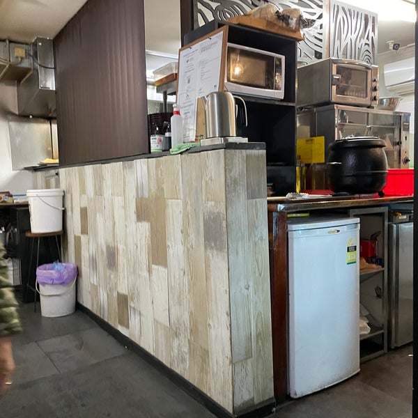 Myth Cafe - 48 Rosslyn St