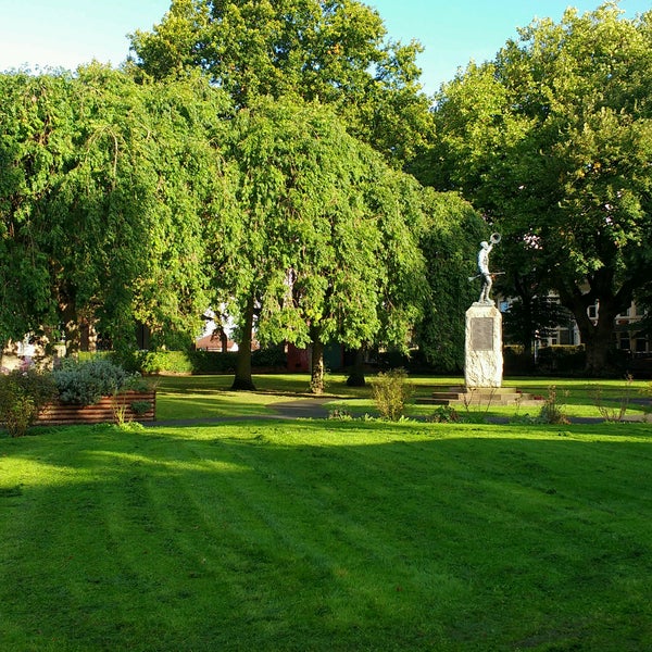 Fishponds Park - Park